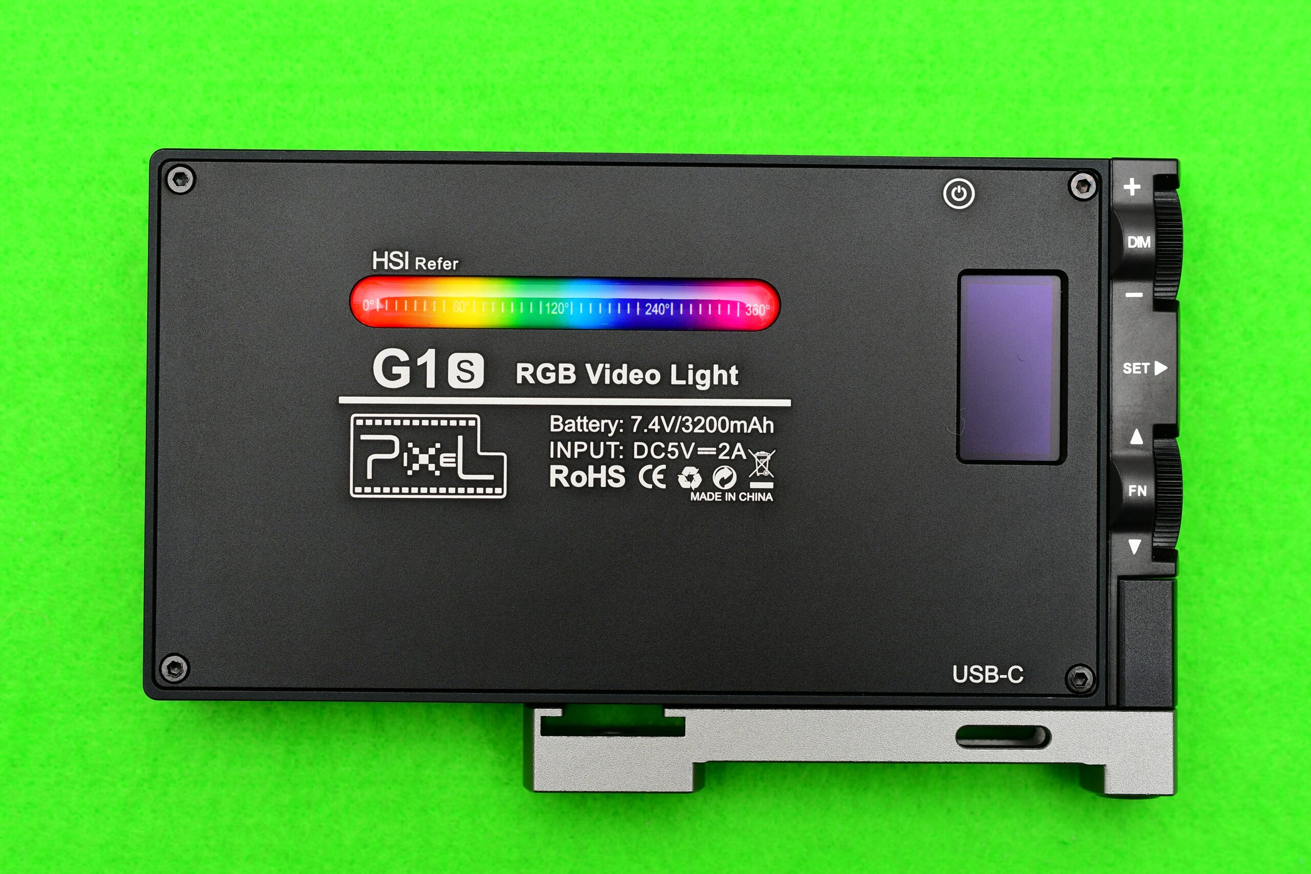 PIXEL G1S LEDビデオライトを買ってみた。 - まず分解。